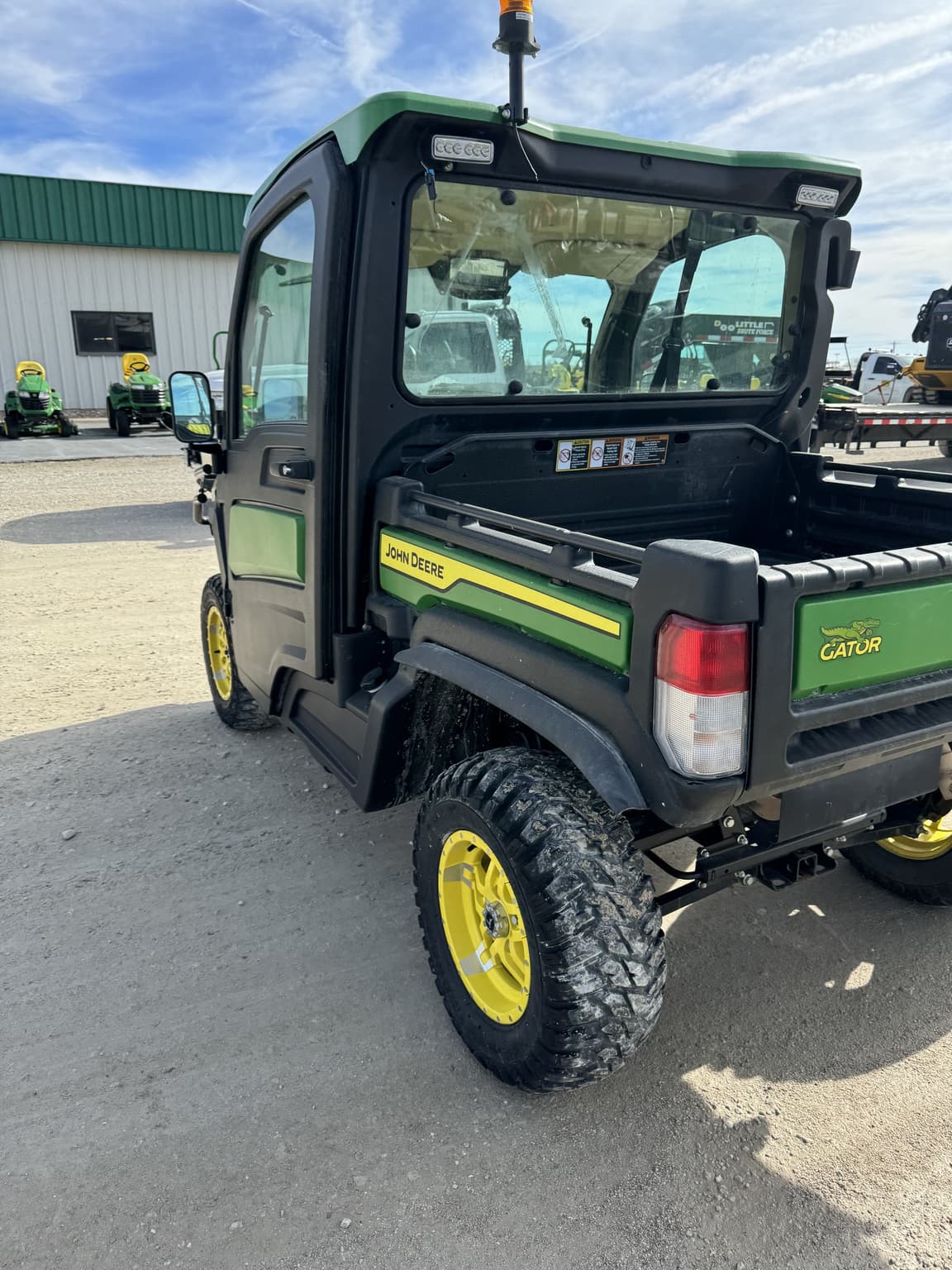 2021 John Deere XUV 835R - Sydenstricker Nobbe Partners