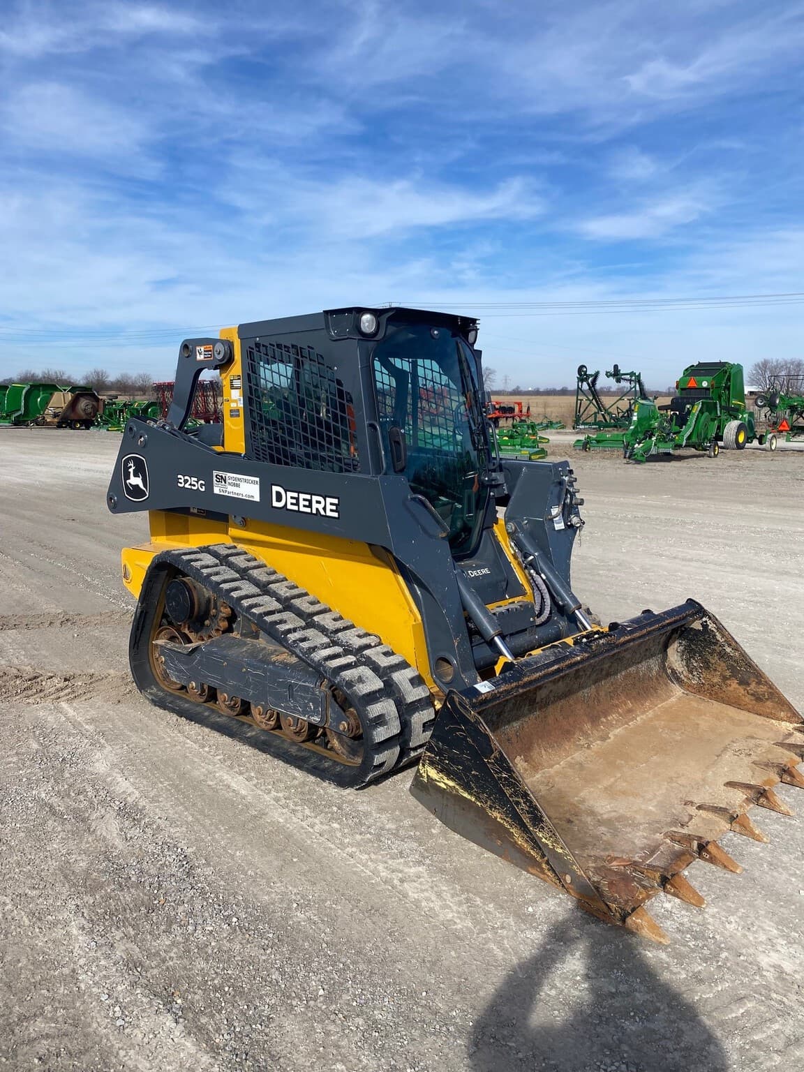 2022 John Deere 325G - Sydenstricker Nobbe Partners
