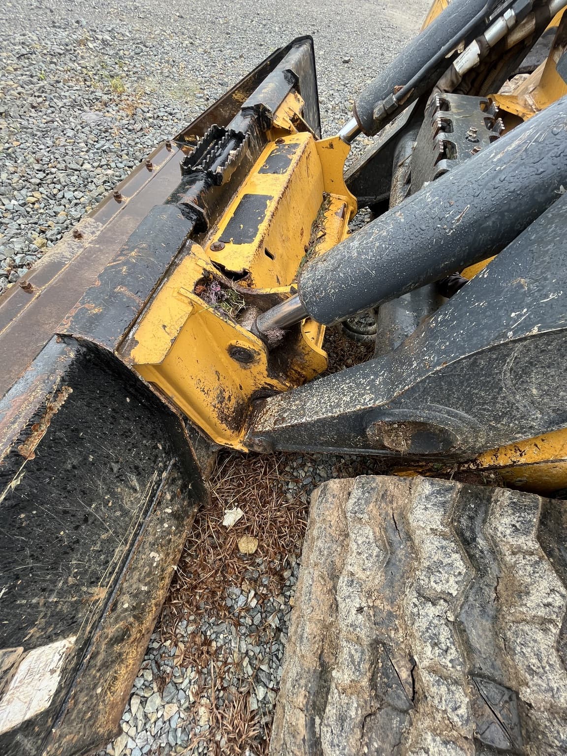 2020 John Deere 331G - Sydenstricker Nobbe Partners