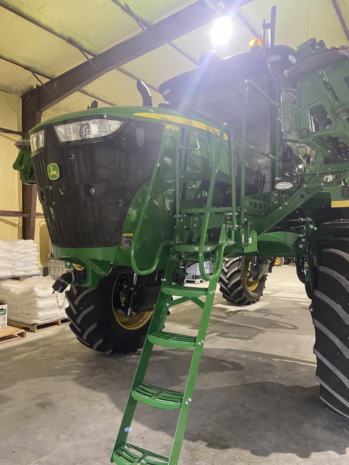 2018 John Deere R4030 - Sydenstricker Nobbe Partners