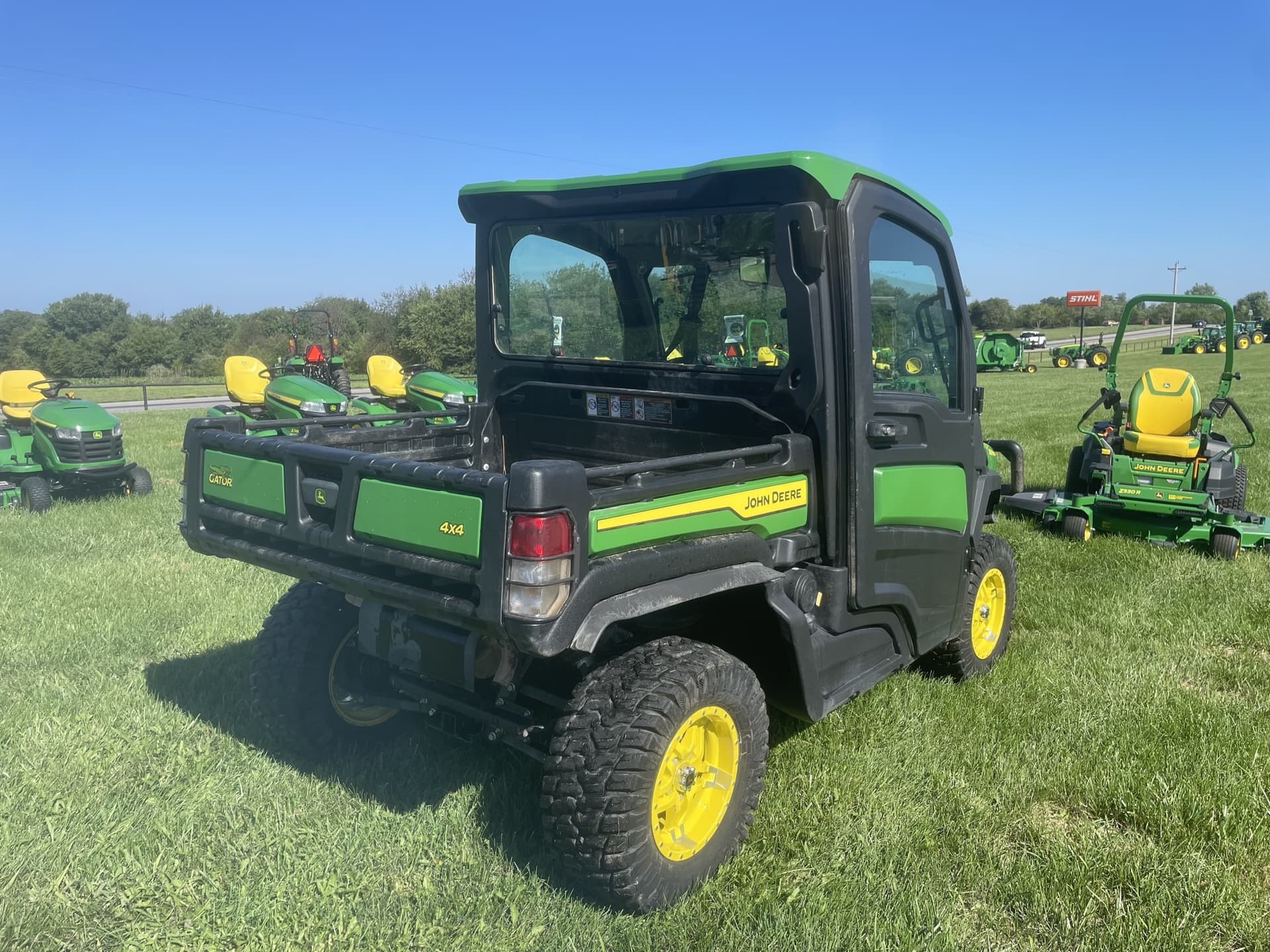 2022 John Deere XUV 835R - Sydenstricker Nobbe Partners
